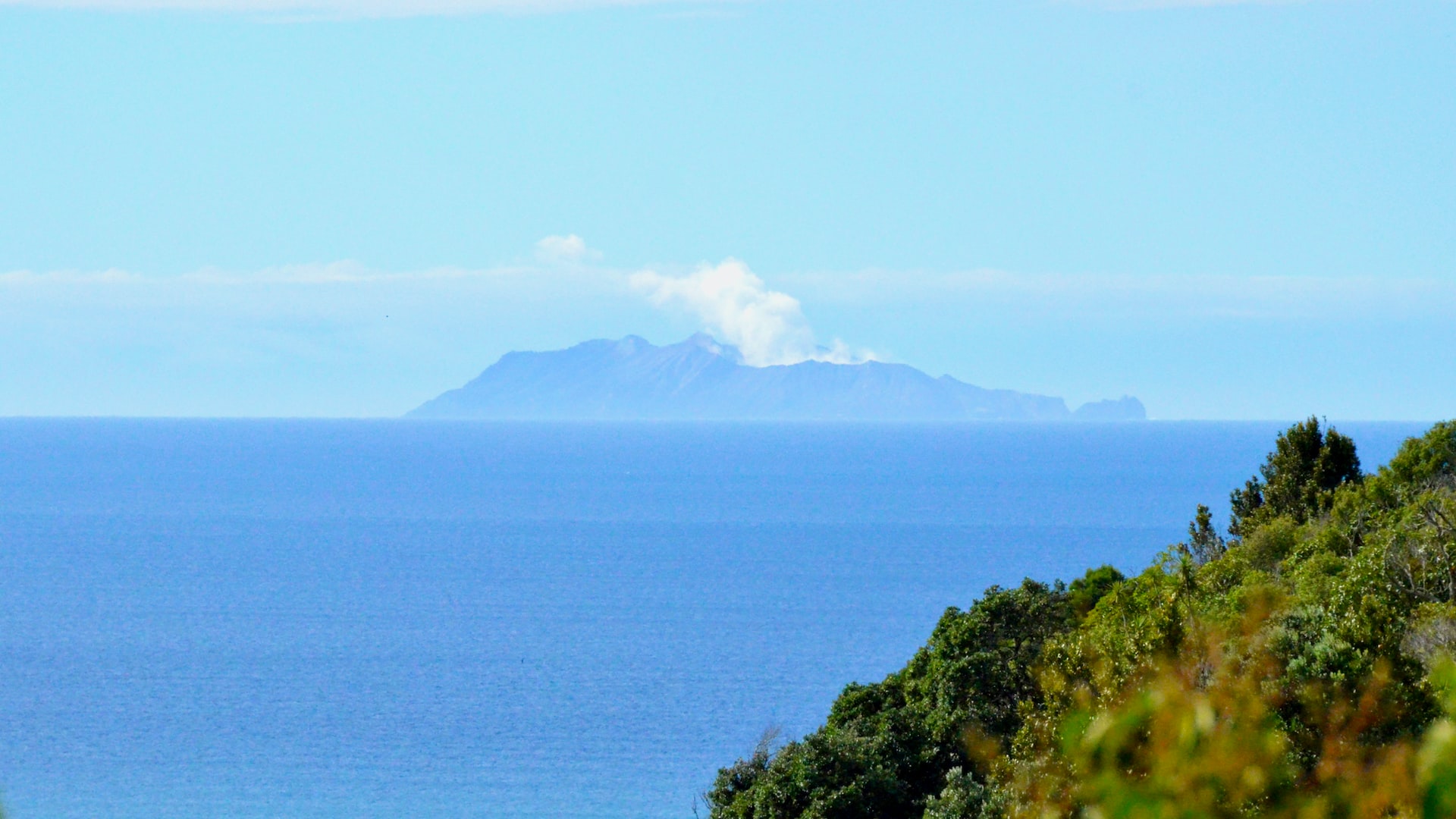 The Whakaari Eruption of 2019 - Volcanoes